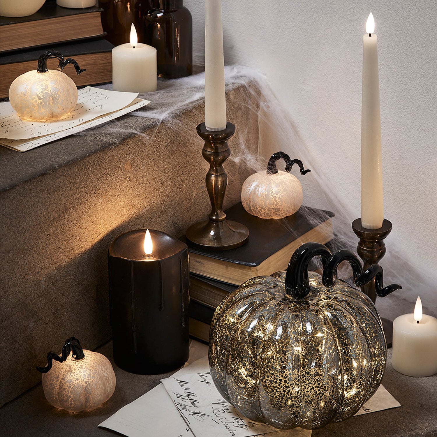 Lot de Citrouilles Lumineuses à Tiges Noires et Bougies d'Halloween